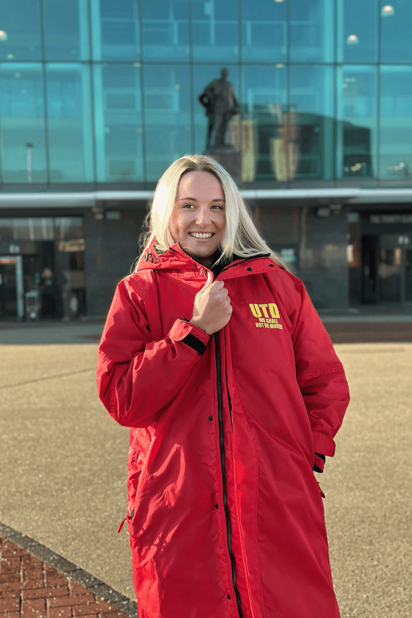 Women’s Manchester United Tribute Football Coat-Stay Dry